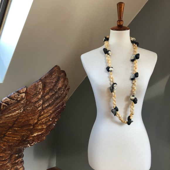niihau | Jewelry | Kupee Nerite Rarotonga Shell Lei Necklace | Poshmark